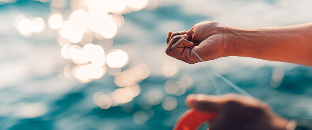 COMO-Maldives-Sunset-Fishing-by-Handline-1400px - The Finer Things